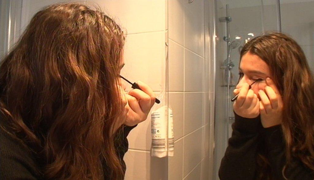 Au secours, mon ado est accro aux sorties ! - Patrick Spica Productions