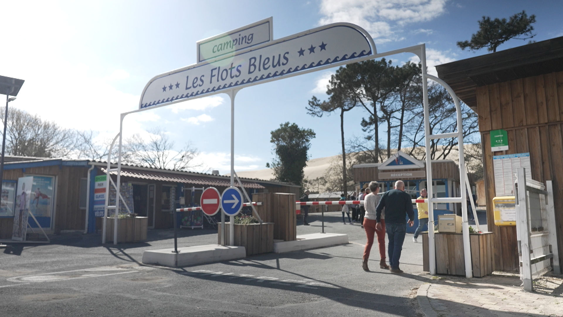 Les flots bleus : le camping renait de ses cendres - Patrick Spica ...